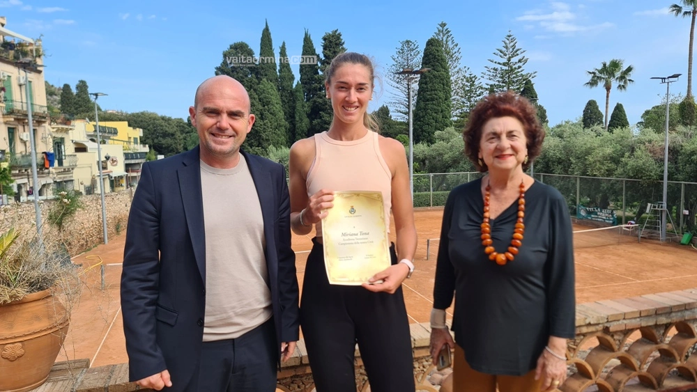 Taormina. La tennista Miriana Tona (numero 315 Wta del mondo) premiata ...